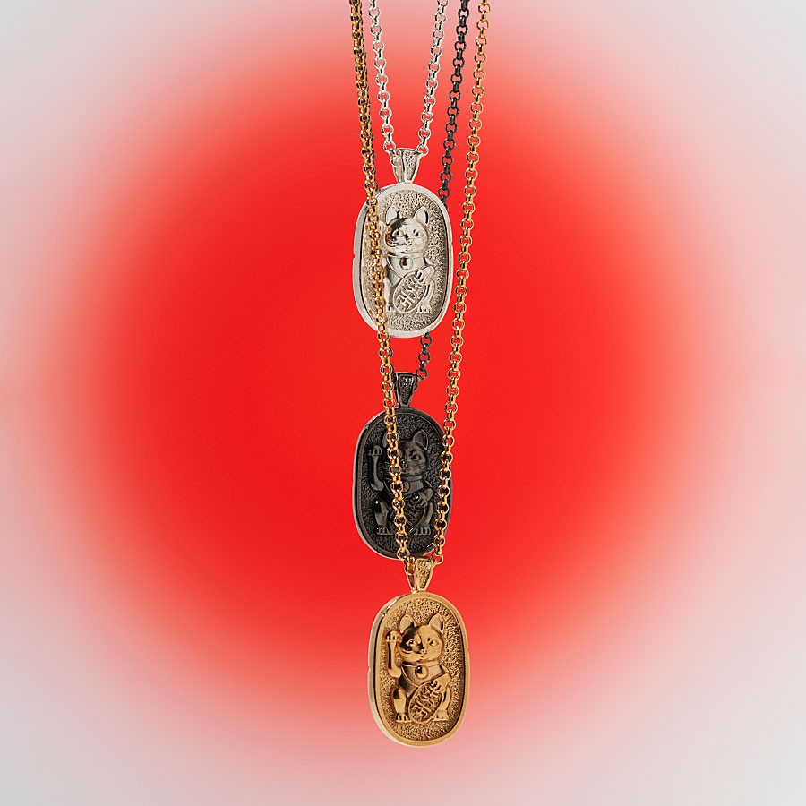 Maneki Neko white candle for a gift for success and good luck